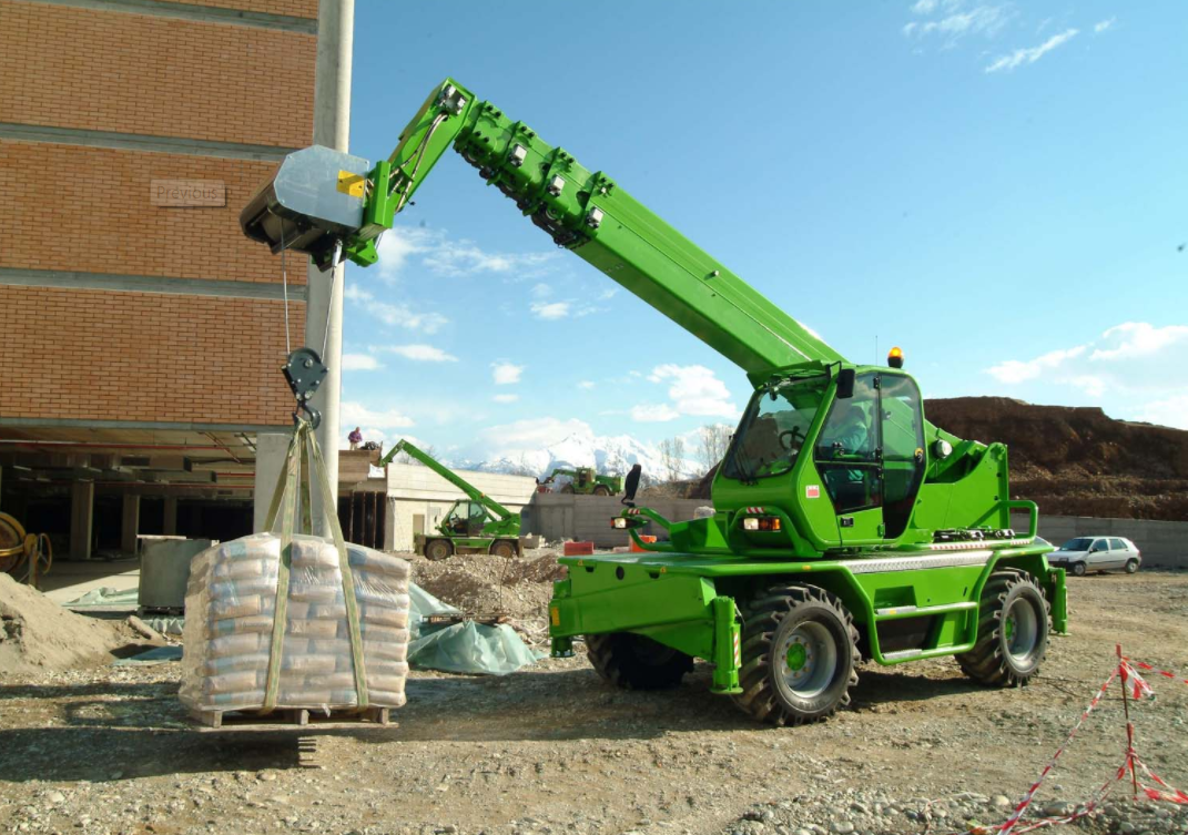 Rotating Telehandler 26 m MERLO 40.26MCSS | Ramirent